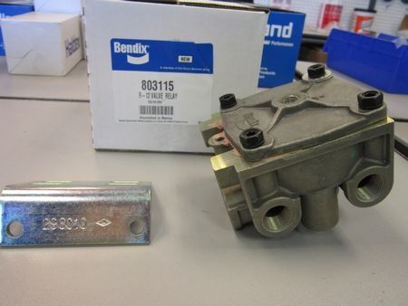 R-12 Relay Valve K803115
