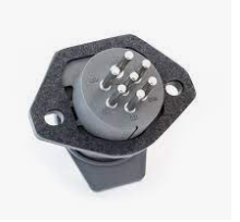 7 Way Socket Split Pin Nylon Deep 179.1081